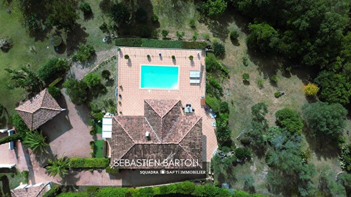 Maison à vendre - Porto-Vecchio - 7 pièces - 5 chambres