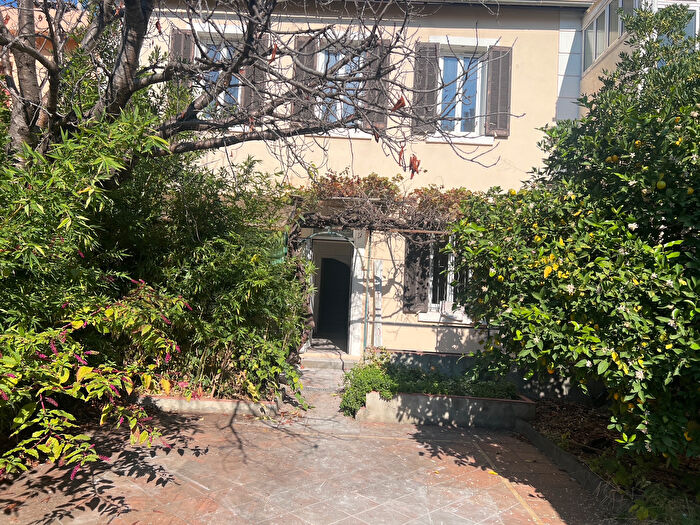 Maison à vendre - Toulon, Pont du Las - 7 pièces - 5 chambres