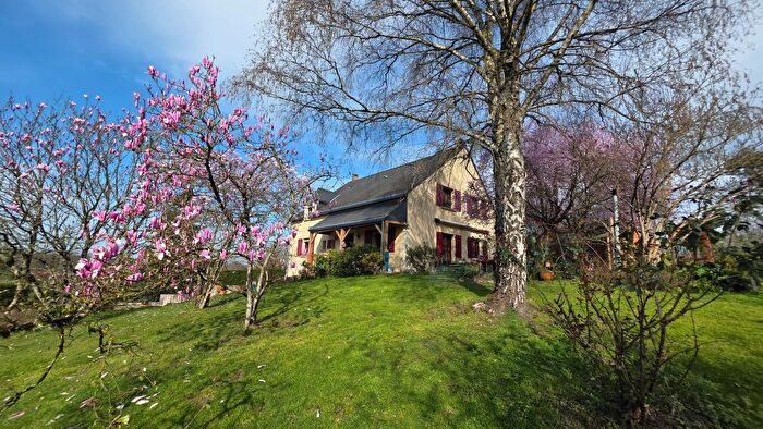 Maison à vendre - Baugé - 6 pièces - 5 chambres