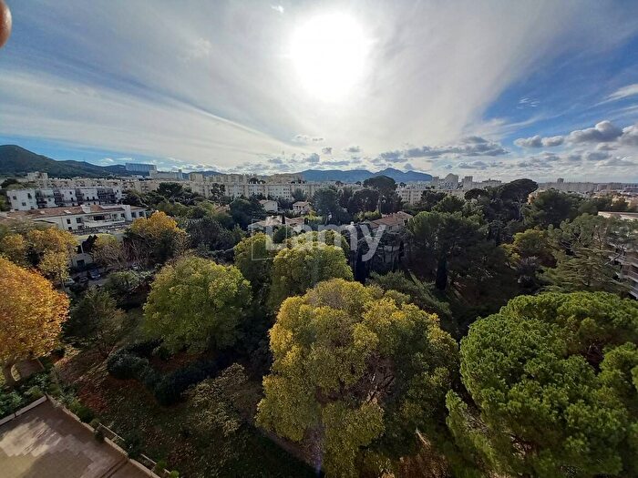 Appartement à louer - Saint Tronc, Marseille ème - 4 pièces - 2 chambres