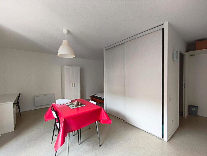 Appartement à louer - Saint-Étienne, Saint-Roch, Vivaraize, Valbenoite, Centre Deux - 1 pièce
