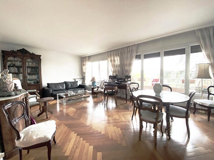 Appartement à vendre - Romans-sur-Isère, Centre-ville - 5 pièces - 3 chambres