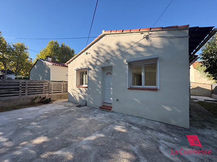 Maison à louer - Aubagne, Longuillar, Perussone, Charrel - 3 pièces - 2 chambres