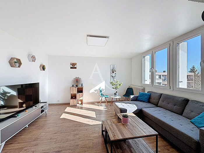 Appartement à vendre - Meaux, Grosse Pierre, Croix Saint-Loup, Corniche - 4 pièces - 3 chambres