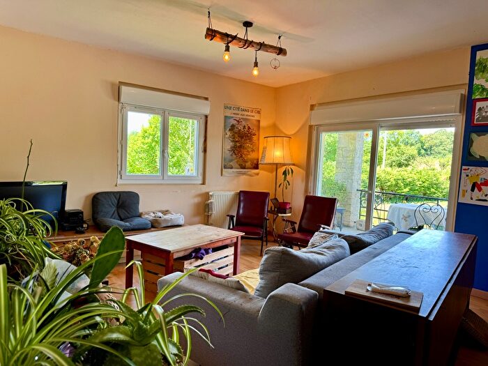 Maison 4 pièces à Azerat, à vendre