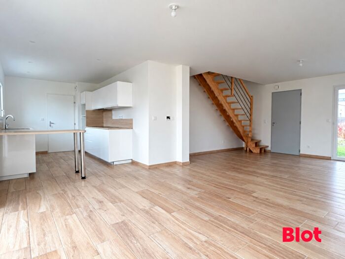 Chasné-sur-Illet : Maison 7 pièces à vendre