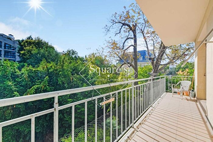 Neuilly-sur-Seine, Saint-James, Madrid : Appartement 4 pièces à vendre