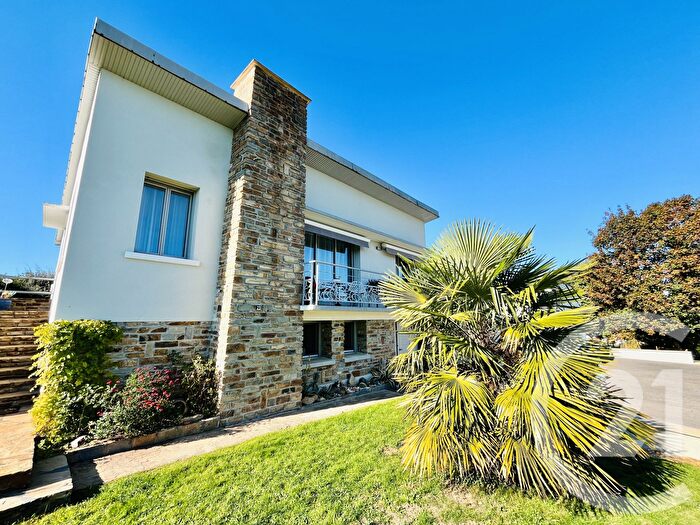 Maison à vendre - Saint-Yrieix-la-Perche - 6 pièces - 4 chambres