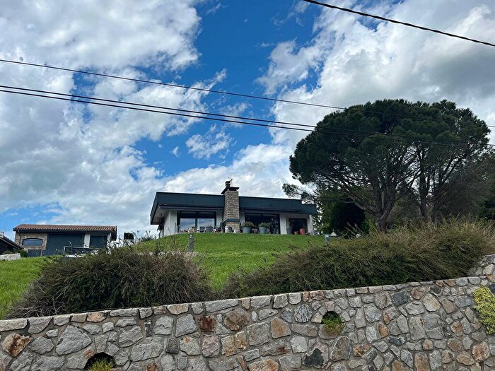 Maison à louer - Sud Ouest, Saint-Jean-Bonnefonds - 6 pièces - 4 chambres