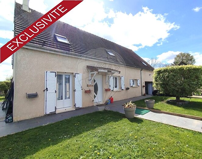 Maison à vendre - Fontenailles - 8 pièces - 6 chambres