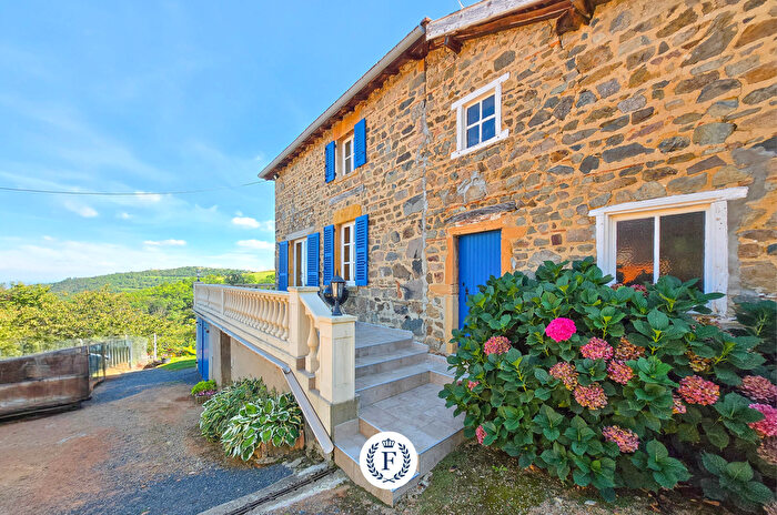 Maison à vendre - Vaux-en-Beaujolais - 10 pièces - 5 chambres