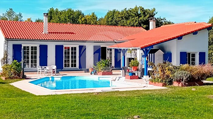 Maison à vendre - Saint-Étienne-de-Tulmont - 5 pièces - 3 chambres