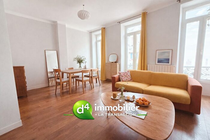 Appartement à vendre - Marseille e , Cours julien, Notre-Dame-des-Monts - 4 pièces - 3 chambres