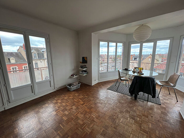Appartement 3 pièces à vendre - Moulins, Gare, Champins