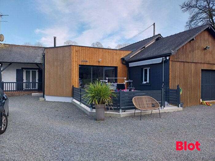 Saint-Germain-en-Coglès : Maison 6 pièces à vendre