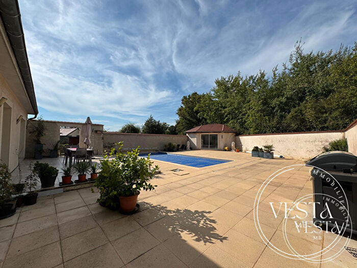 Maison à vendre - Mirebeau-sur-Bèze - 7 pièces - 5 chambres