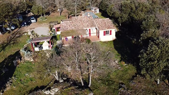 Maison à vendre - Régusse - 5 pièces - 3 chambres