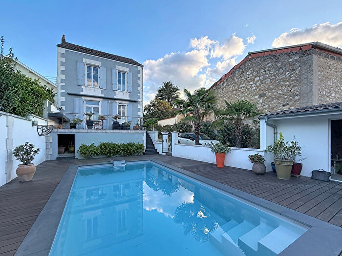 Maison 4 pièces à Angoulême, Victor Hugo, à vendre
