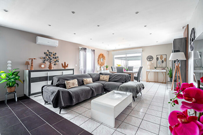 Maison à vendre - Saint-Chef - 5 pièces - 3 chambres