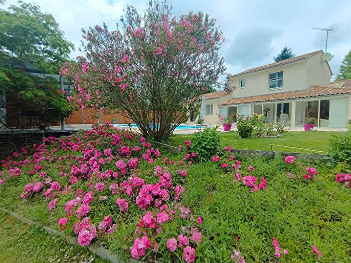 Coutras : Maison 7 pièces à vendre