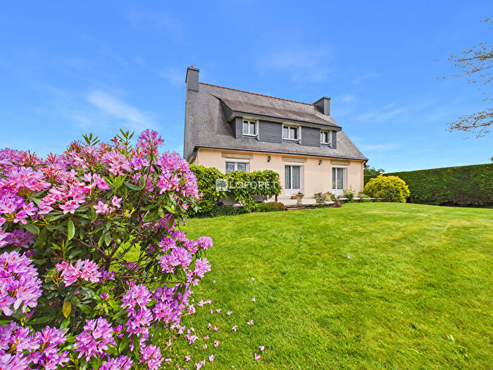 Maison 6 pièces à Elliant, à vendre