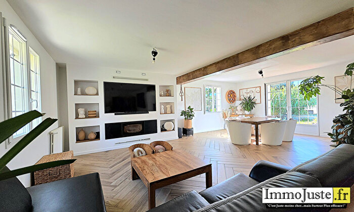 Maison à vendre - Élancourt - 9 pièces - 6 chambres