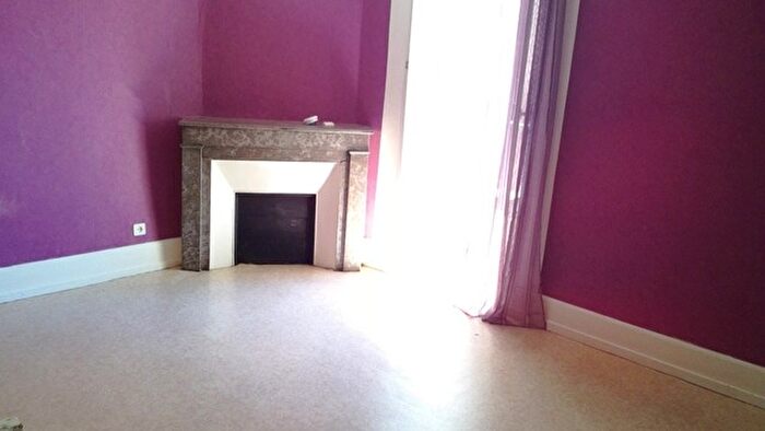 Appartement à louer - Beaurepaire - 2 pièces - 1 chambre