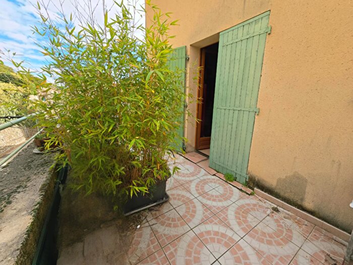 Maison à vendre - Saint-Quentin-la-Poterie - 5 pièces - 1 chambre