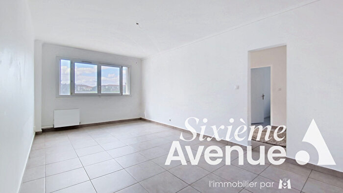 Appartement 4 pièces à vendre à Saint-Priest, Centre-ville