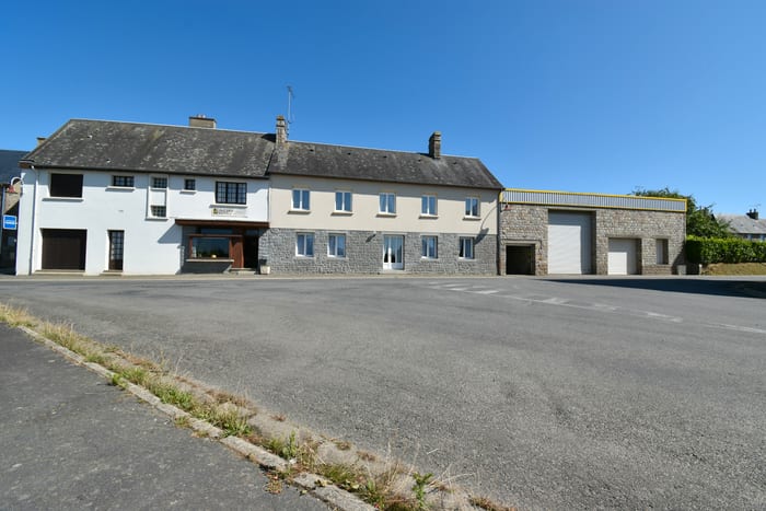 Maison 12 pièces à Saint-Roch-sur-Égrenne, à vendre
