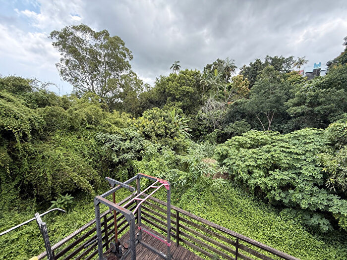 Maison à vendre - Le Tampon, Bérive - 7 pièces - 5 chambres