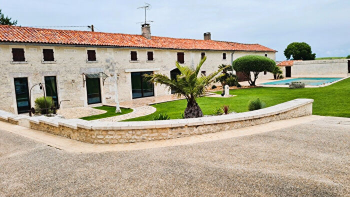 Maison 12 pièces à Genté, à vendre