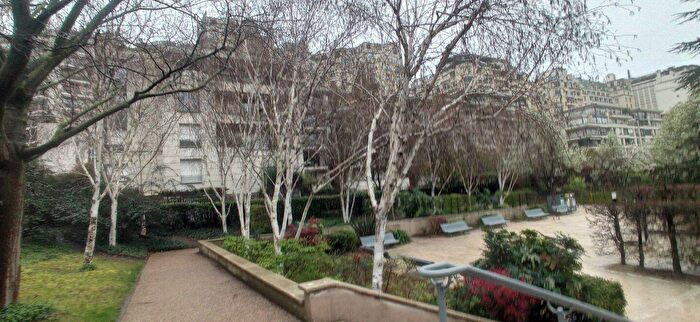 Appartement à louer - Muette Sud, Paris ème arrondissement - 3 pièces - 2 chambres