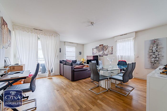 Appartement 4 pièces à Saint-Cyr-sur-Loire, Maisons Blanches, à vendre