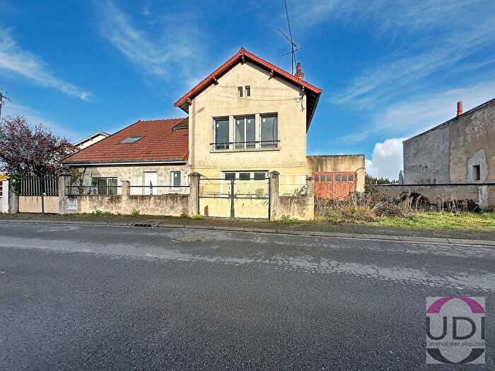 Maison à vendre - Désertines - 4 pièces - 3 chambres