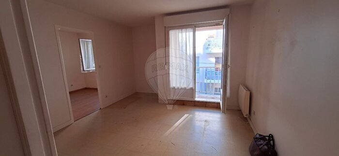 Appartement à vendre - Saintes, Centre-ville - 2 pièces - 1 chambre