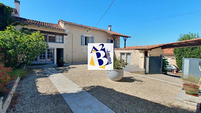 Maison 6 pièces à vendre à Salles-Lavalette
