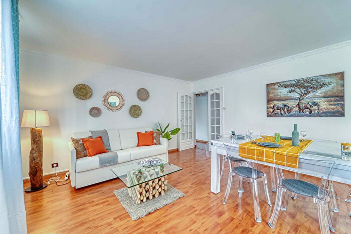 Appartement 5 pièces à Courbevoie, Faubourg de l'Arche, à vendre