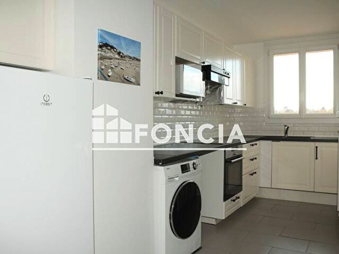 Appartement à louer - Grosse Pierre-Foch-Dunant-Guynemer-Collinet, Meaux - 4 pièces - 3 chambres