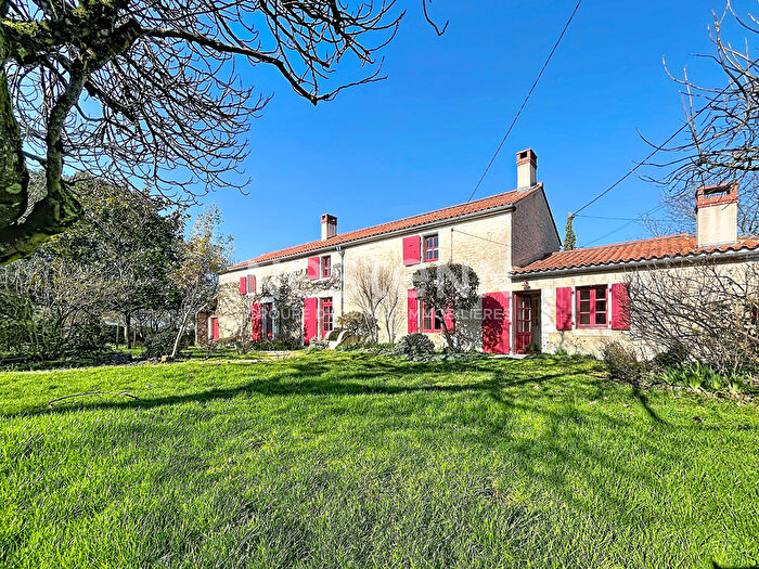 Maison à vendre - Pouillé - 5 pièces - 3 chambres
