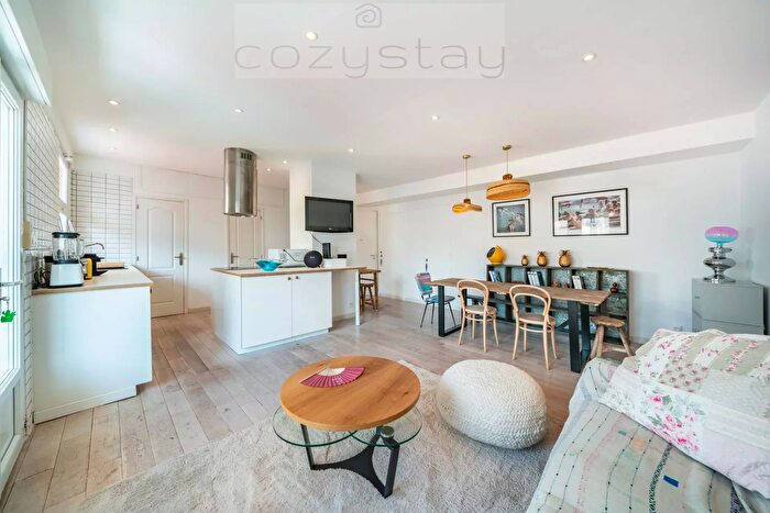 Appartement à vendre - Cannes, Centre-ville - 3 pièces - 2 chambres