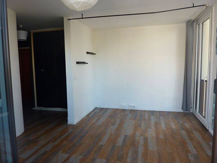 Appartement 1 pièce à Le Village, Élancourt, à louer