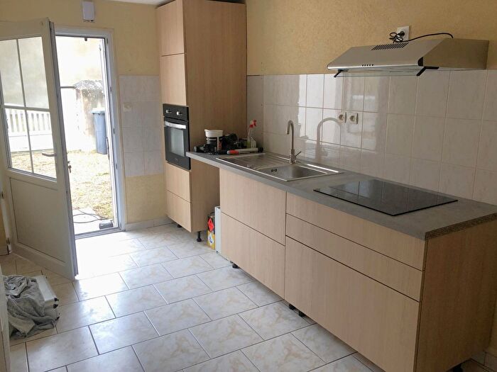 Maison à louer - Airvault - 3 pièces - 2 chambres