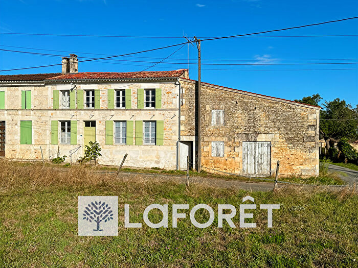 Maison 4 pièces à Saint-André-de-Lidon, à vendre