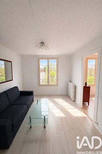 Plateau Nord, Suresnes : Appartement 2 pièces à louer