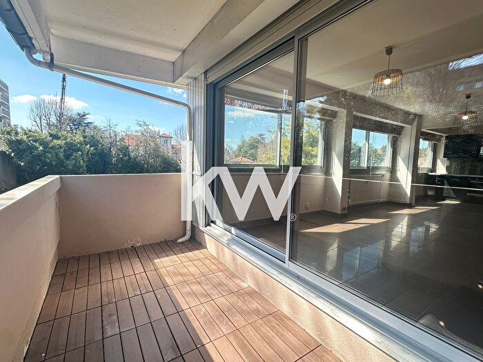 Appartement à vendre - Saint-Étienne, La Métare, Le Portail Rouge, Fauriel, Villeboeuf - 4 pièces - 2 chambres