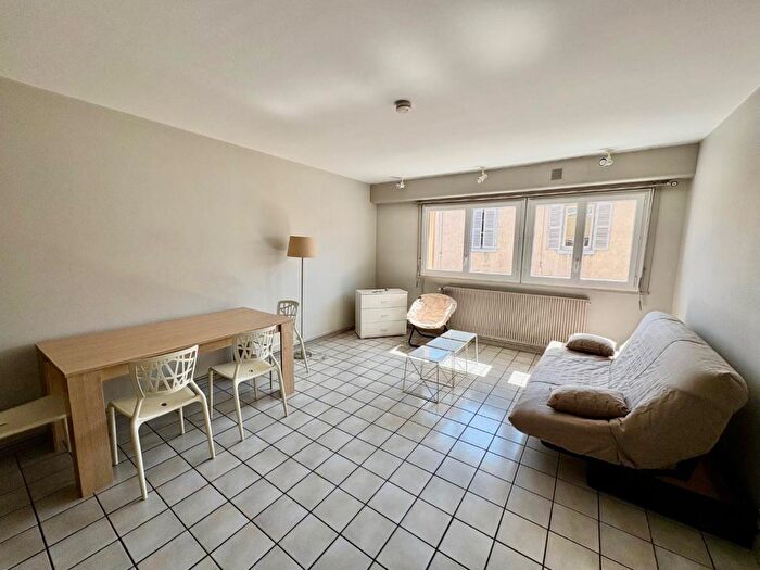 Appartement à louer - Roanne, Clermont - 1 pièce