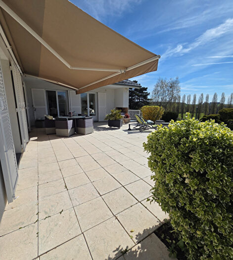 Coin-sur-Seille : Maison 9 pièces à vendre