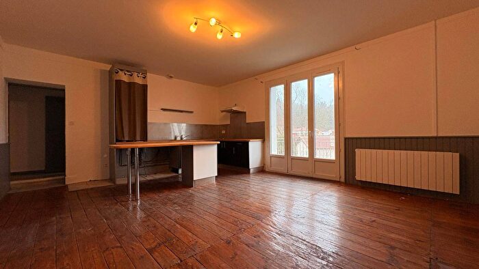 Appartement à louer - Cransac - 3 pièces - 2 chambres