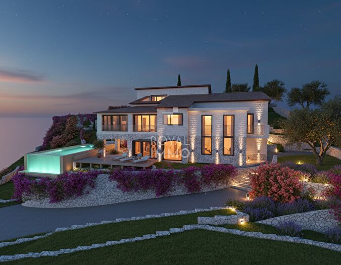 Maison 5 pièces à Ollioules, Colline Saint-Laze, à vendre